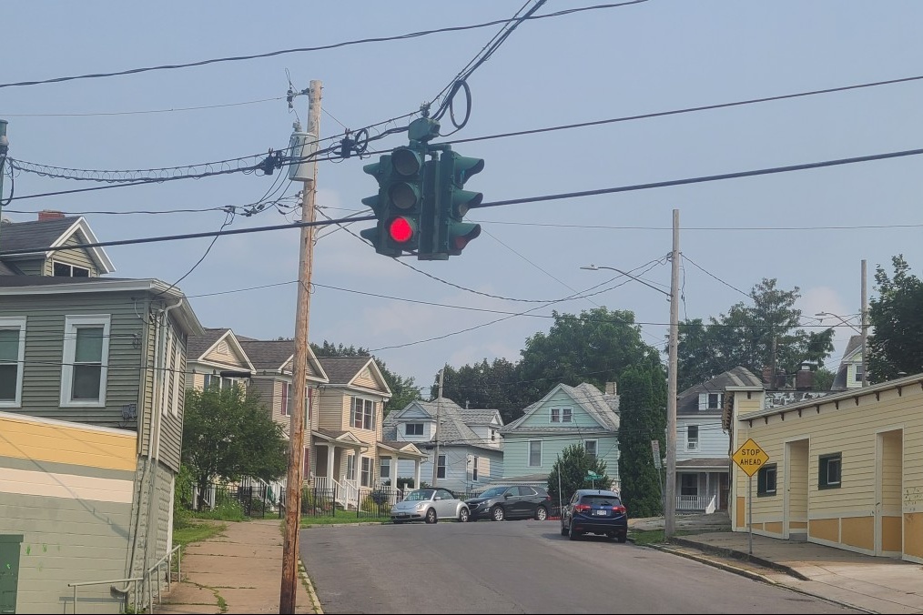 New York: Syracuse - Upside-down traffic lights - Hoblets On The Go