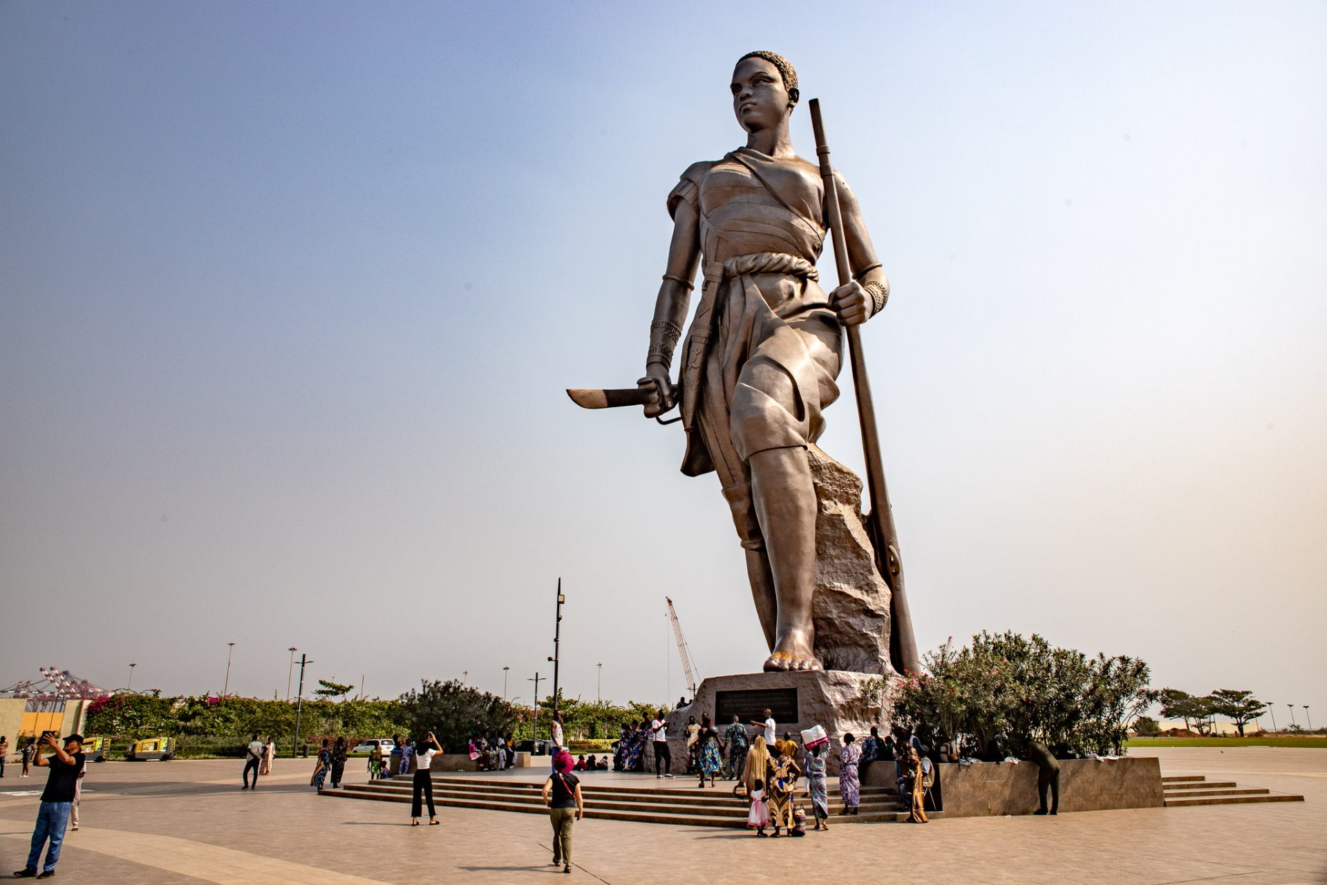 Bénin: Cotonou - Amazon Statue - Hoblets On The Go
